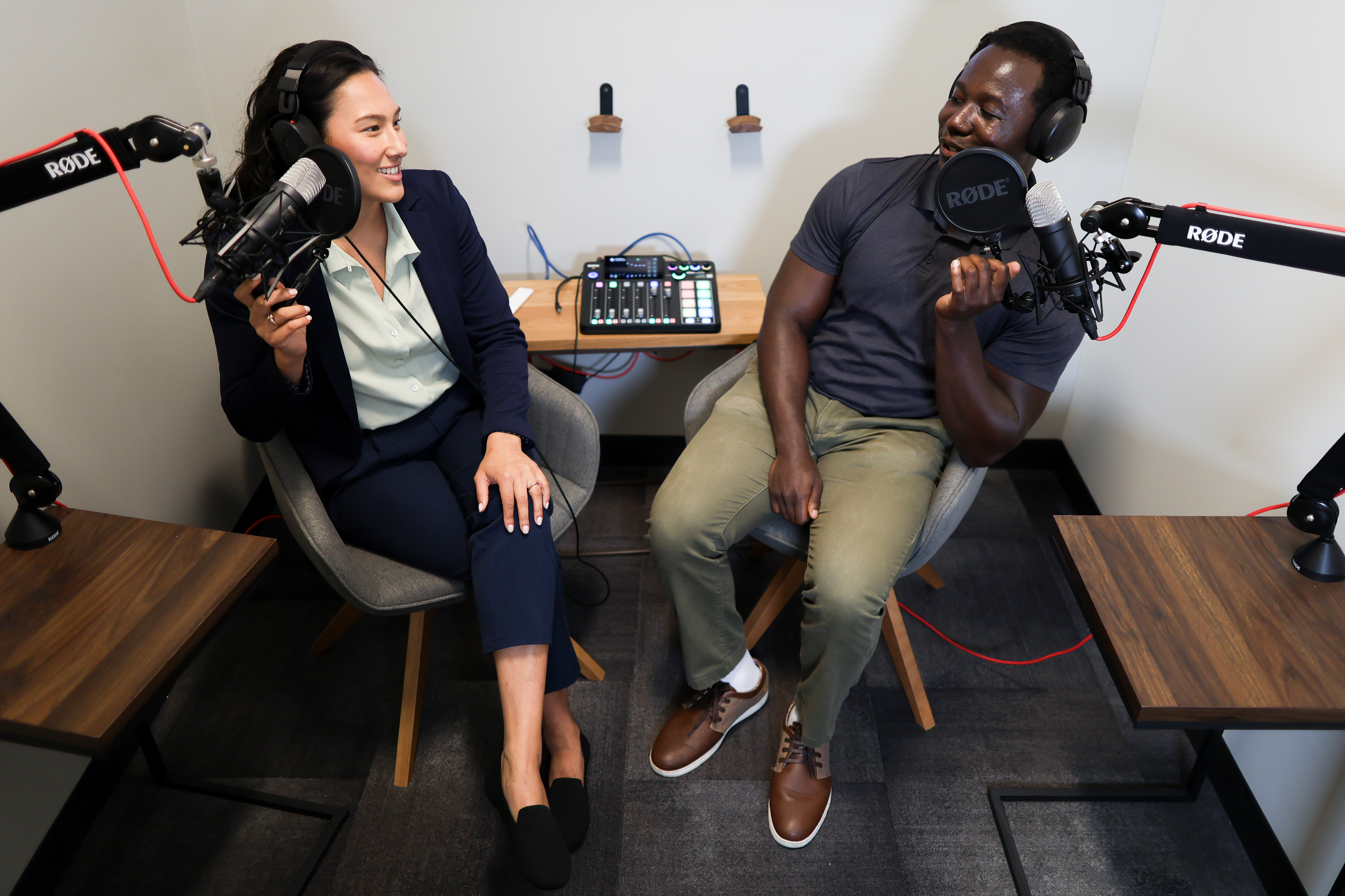 Find a Podcast Studio Near You in Boston [Just $75/ hour] - Workbar